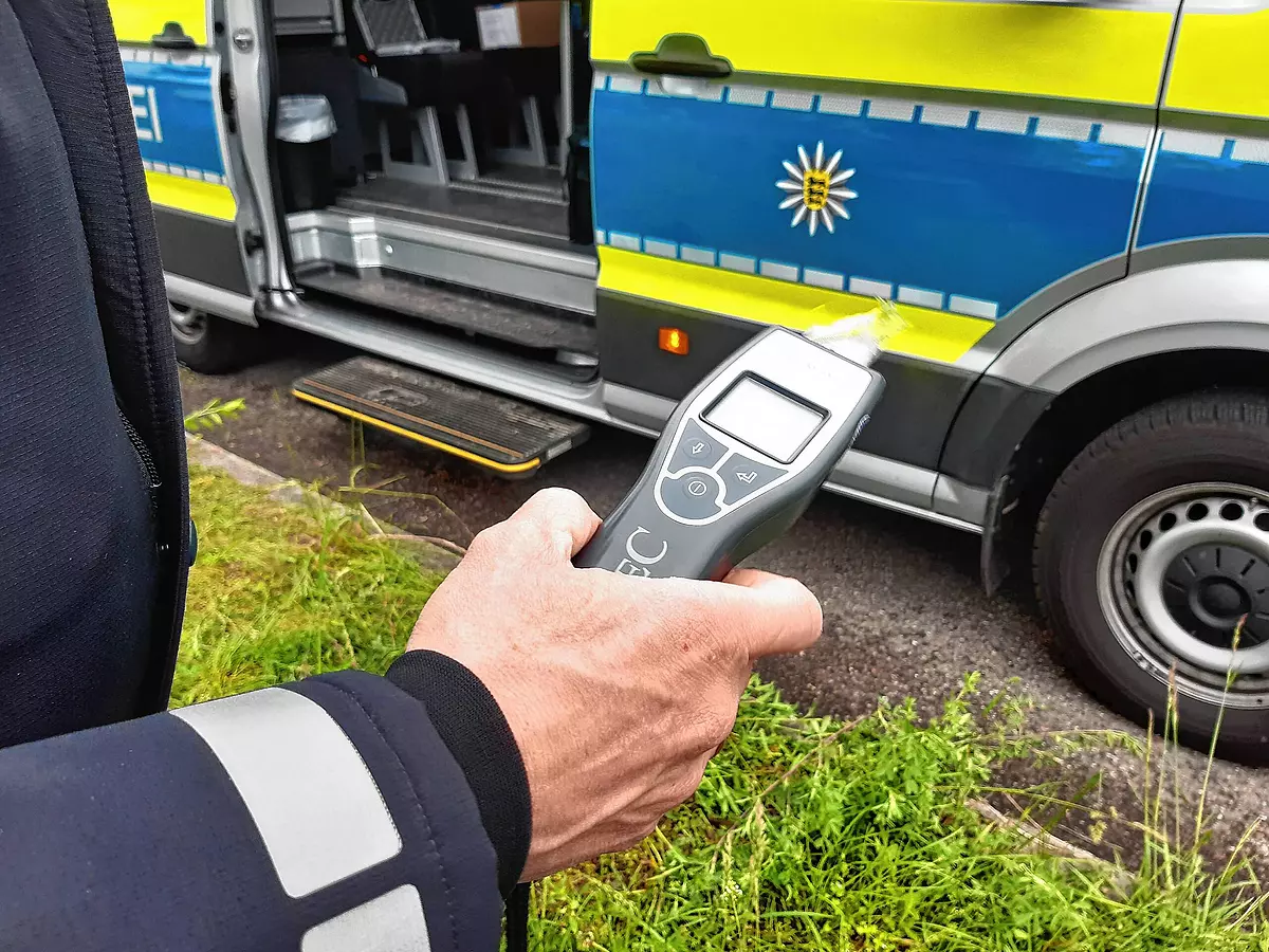Wellendingen Polizei Misst ber Vier Promille Atemalkohol Und Findet